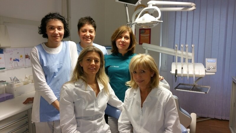 Özel ağız ve diş sağlığı klinikleri ve muayenehaneleri Studio Medico Dentistico Dr. ssa Salusciev - Strassera, Cenova, foto