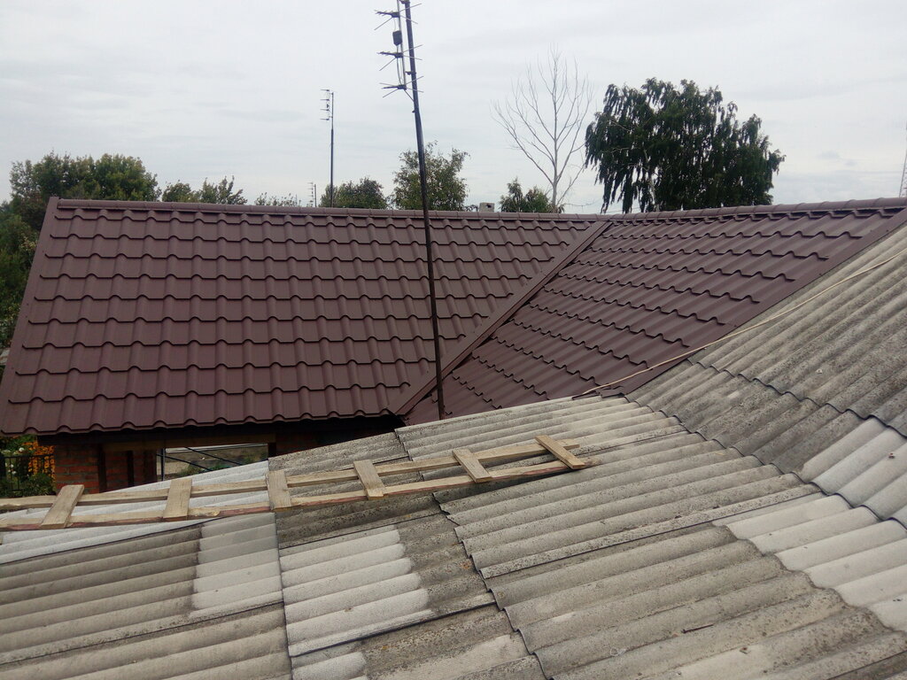 Çatı ve çatı materyalleri TamTK, Uvarovo, foto