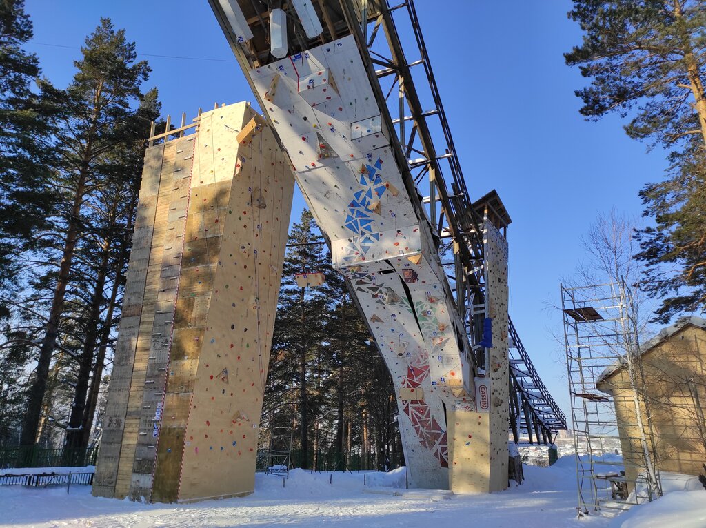 Tırmanma duvarı Drytooling climbing gym, Tomsk, foto