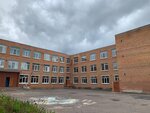 Shkola № 7 (Molodyozhny bulvar No:30), ortaokul  Kirishi'den