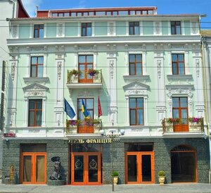Hotel France (Soborna vulytsia No:34), otel  Vinica'dan
