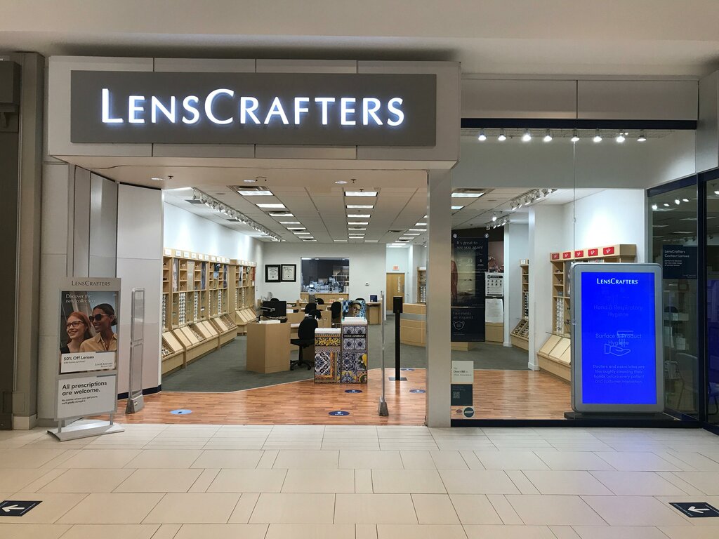 Giyim mağazası LensCrafters, Ontario, foto
