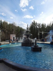 Fountain (Komi Republic, Ukhta, Oktyabrskaya Square), çeşme  Uhta'dan