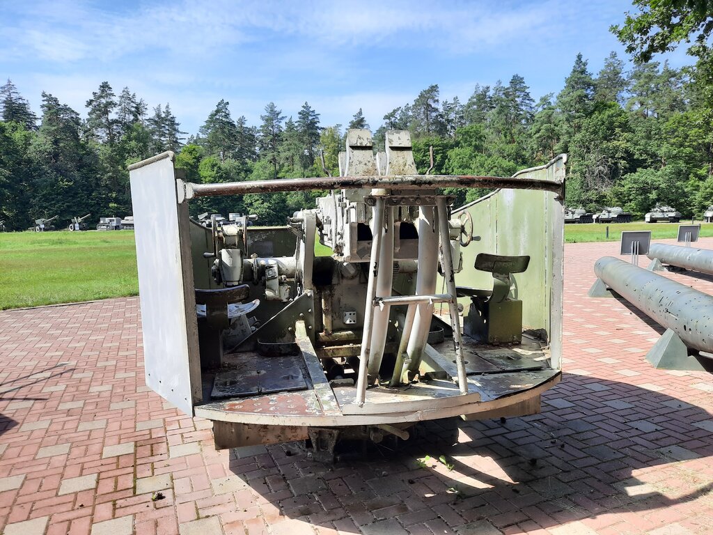 Teknoloji anıtı 37-мм зенитный палубный автомат Б-11, Brianskaya oblastı, foto