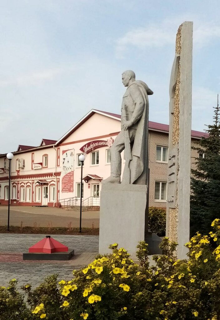 Anıt, heykel Землякам, погибшим в годы Великой Отечественной войны, Udmurtiya, foto