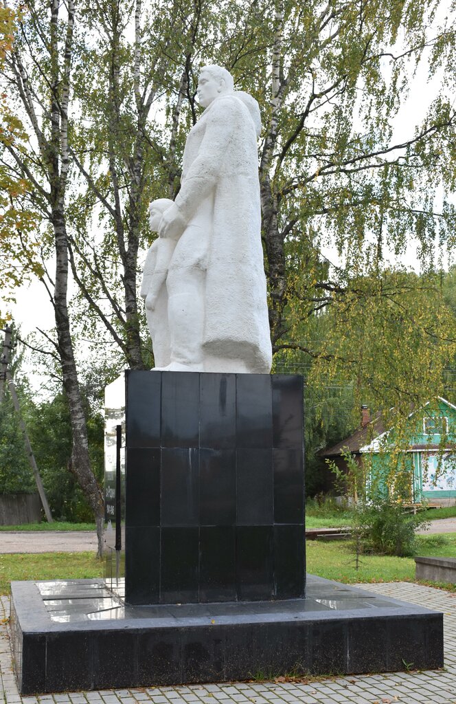 Anıt, heykel Памятник на месте захоронения, воинов истребительного батальона, Çuhloma, foto
