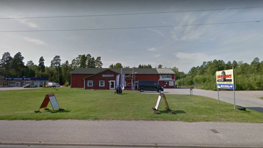 Oto lastik tamiri Fordonscenter i Surahammar, Vastmanland Vilayeti, foto