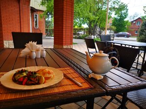 Yug (Moskovskaya ulitsa No:119, Azov), restoran  Azov'dan