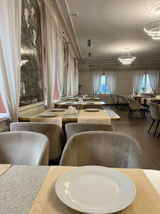 Сура (Lenina Street No:2А), kafe  Yadrin'den