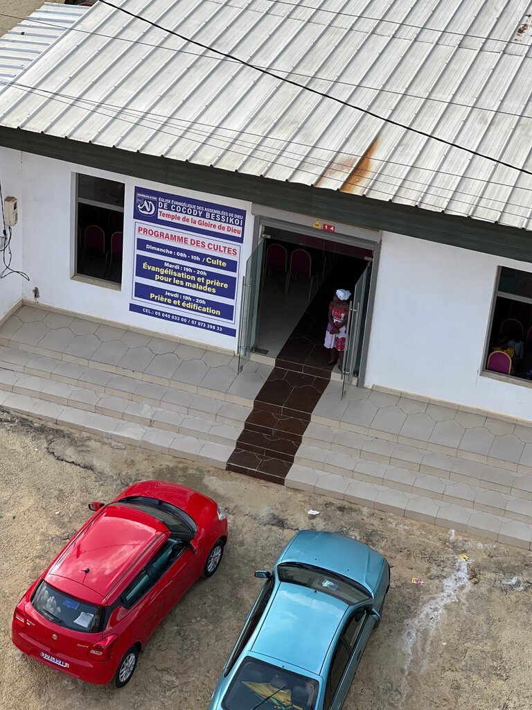 Protestan kilisesi Église Évangélique Assemblées de Dieu Cocody Bessikoi, Abican, foto