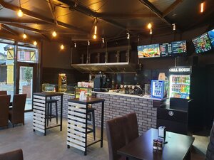 Mangal house (ulitsa Gorkogo No:1), kafe  Zelenogradsk'tan