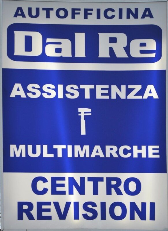 Jant ve lastikçiler Autofficina dal Re, Emilia‑Romagna, foto
