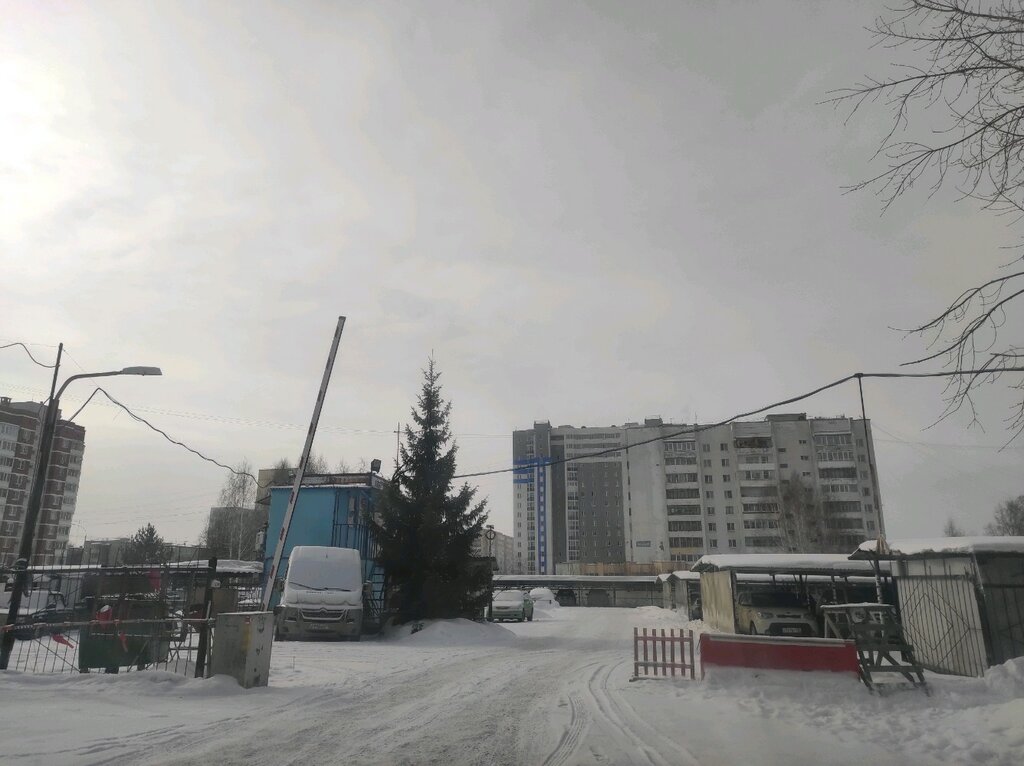 Otoparklar Avtostoyanka Kredo, Yekaterinburg, foto