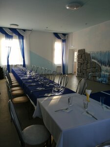 Fun Patio (ulitsa Stroiteley No:25А, Nizhnyaya Salda), kafe  Nijniaya Salda'dan