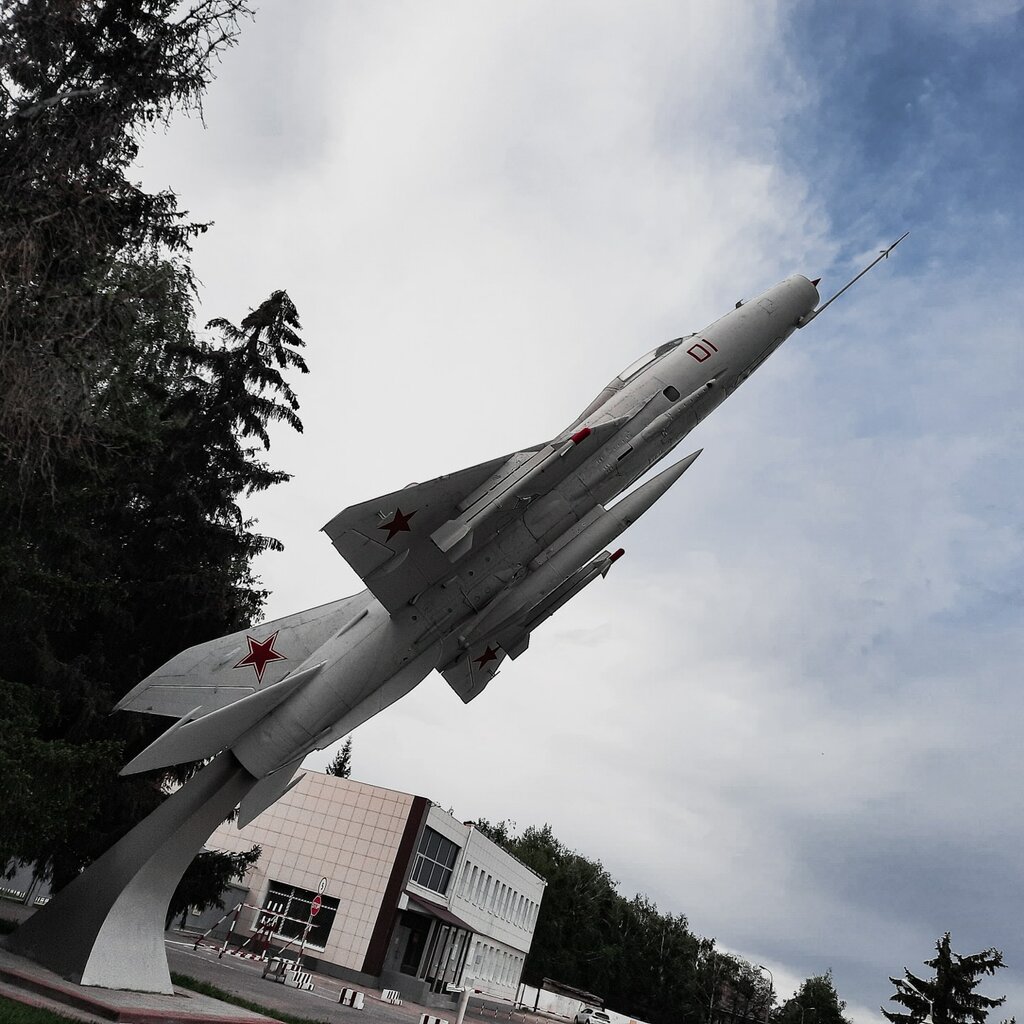 Teknoloji anıtı Истребитель МиГ-21Ф-13, Tambov, foto