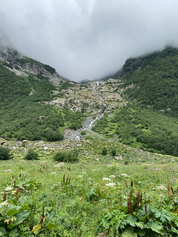 Şelale Водопад Девичьи слёзы, Karaçay‑Çerkez Cumhuriyeti, foto