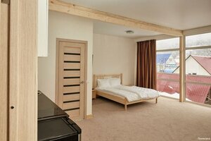 Lukomorye (Zaschitnikov Kavkaza Street No:8/1), otel  Soçi'den