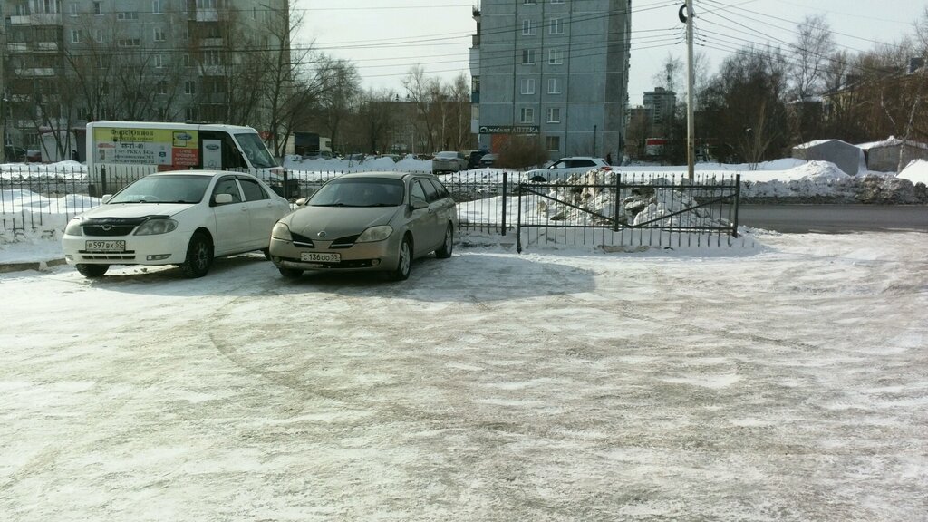 Otoparklar Parking lot, Omsk, foto