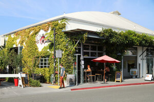 Pax Wines (United States, Sebastopol, 6780 McKinley St, Suite 170), bar  Kaliforniya Eyaleti'nden