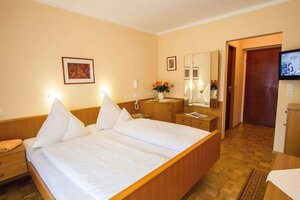Kurhotel Regina (Bavaria, Passau, Bad Füssing), otel  Bavyera'dan