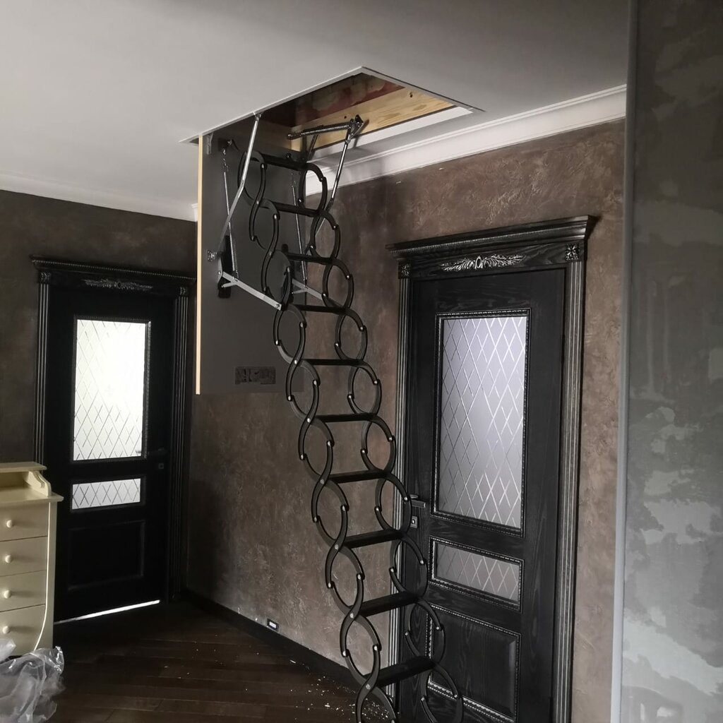 Merdiven ve korkuluklar Na Cherdak, Moskova, foto