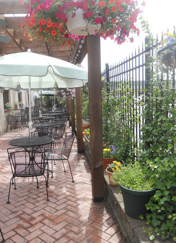 Bar Rendezvous Cafe & Wine Bar, O'Fallon, foto