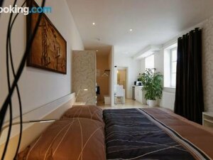 Atrium apartments (Jihomoravský kraj, Brno, Husova), otel  Brno'dan