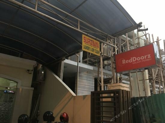 Otel Galaxy Guest House by Zuzu, Surabaya, foto