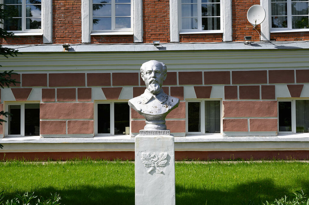 Anıt, heykel Дмитрий Михайлович Кравчинский 1857—1918, Saint‑Petersburg ve Leningradskaya oblastı, foto