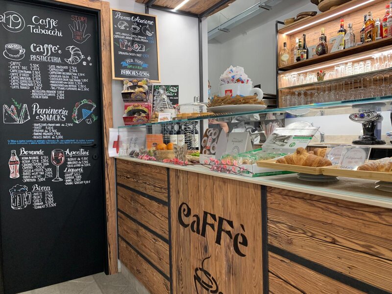 Kahve dükkanları Al 19 Caffè Tabacchi, Torino, foto