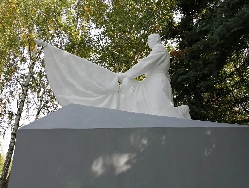 Anıt, heykel Братская могила, Tulskaya oblastı, foto