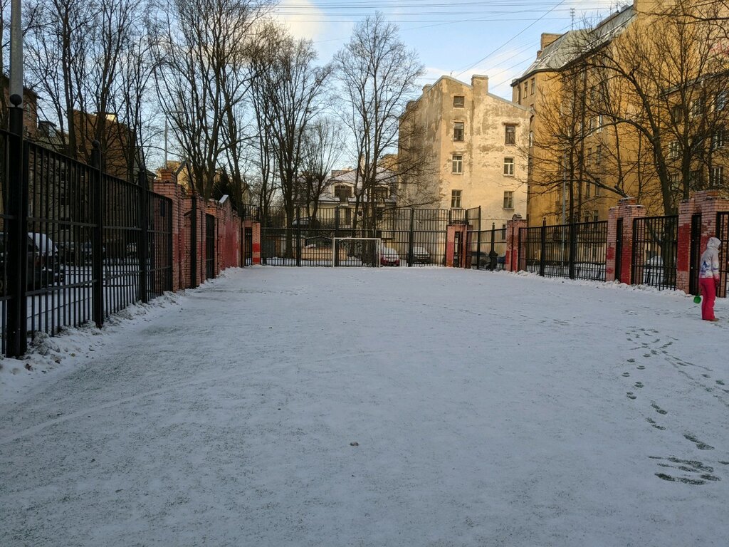 Spor alanı Футбольное поле, Saint‑Petersburg, foto