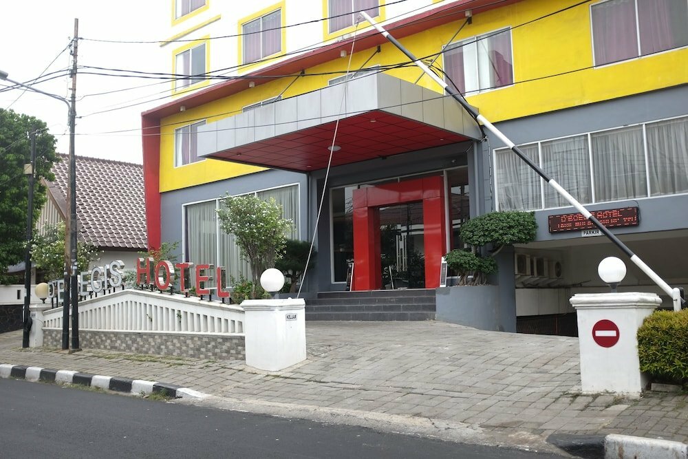 Otel RedDoorz Plus near Taman Ismail Marzuki, Cakarta, foto