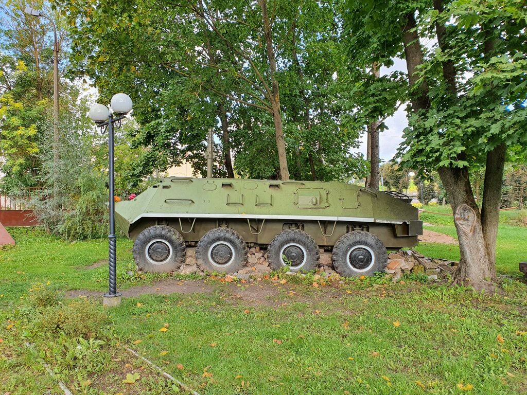 Teknoloji anıtı Командно-штабная машина Р-145БМ на базе БТР-60ПА, Rzhev, foto