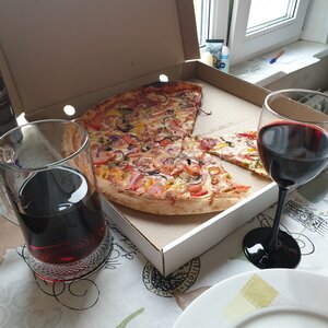 Enjoy Pizza (Obvodnoye Highway No:5), pizzacılar  Moskova'dan