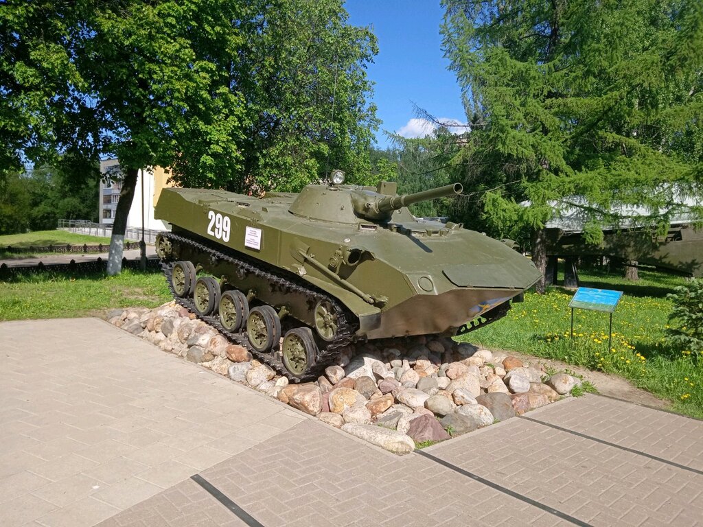 Teknoloji anıtı БМД-1, Yaroslavl, foto