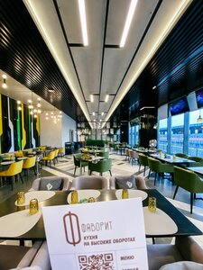 Favorit (Priozerskoye shosse No:3к5, derevnya Novozhilovo), restoran  Saint‑Petersburg ve Leningradskaya oblastından