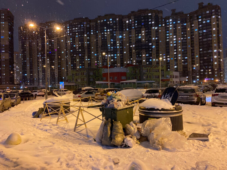 Çöp alanları Trash and garbage disposal area, Saint‑Petersburg, foto