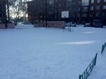 Баскетбольная площадка (Irkutsk, Oktyabrskiy okrug), spor alanı  Irkutsk'tan