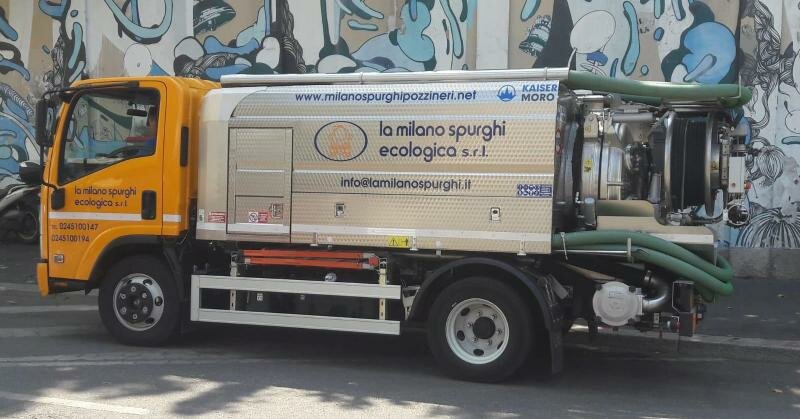Sıhhi tesisat hizmetleri La Milano Spurghi Ecologica, Lombardiya, foto