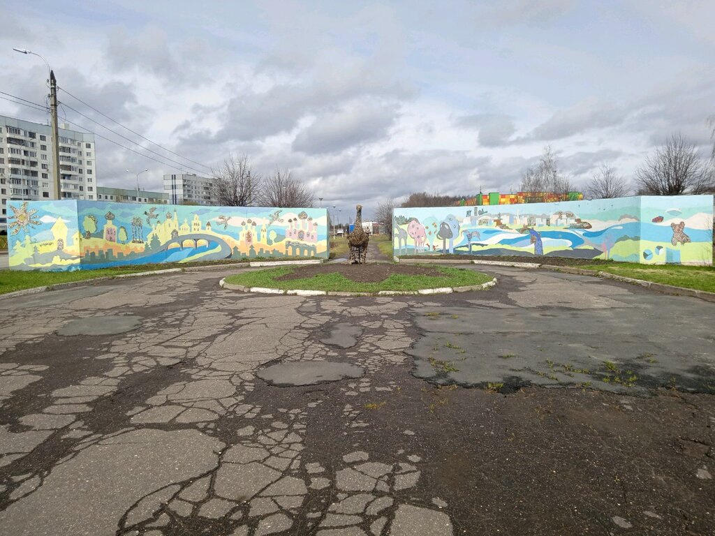 Dekorasyon ve süsleme, onur panosu Стена с рисунками, Yaroslavl, foto