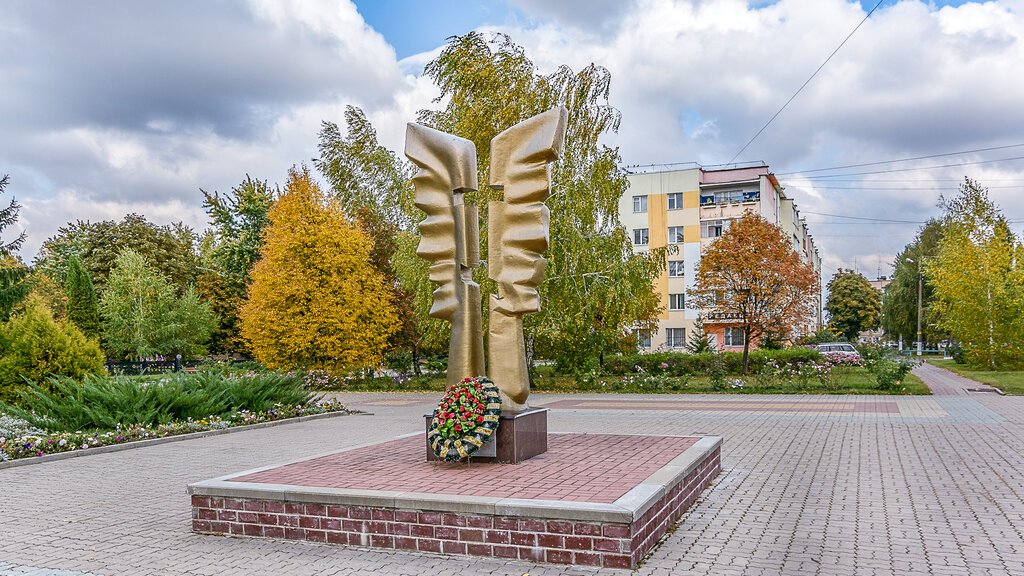 Anıt, heykel В честь 50-летия Победы в Курском сражении, Stroitel, foto