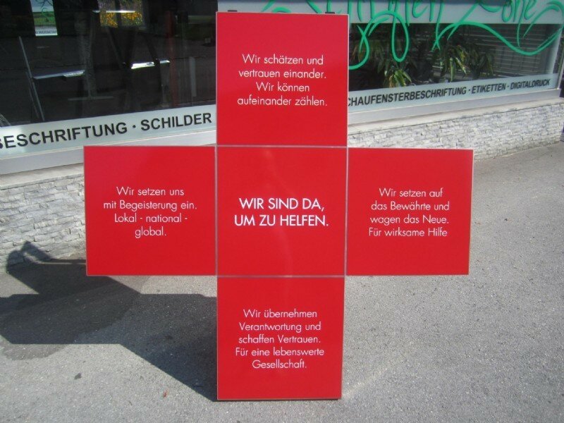 Araç camlarının renklendirilmesi Schriften Zone, Vorarlberg, foto