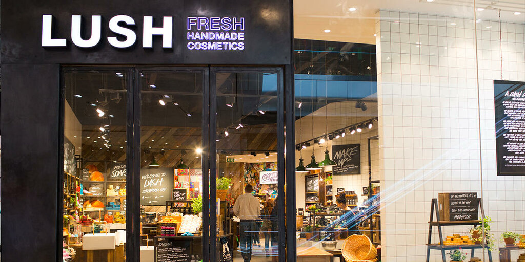 Kozmetik ve parfümeri mağazaları Lush Cosmetics Stratford City, Londra, foto