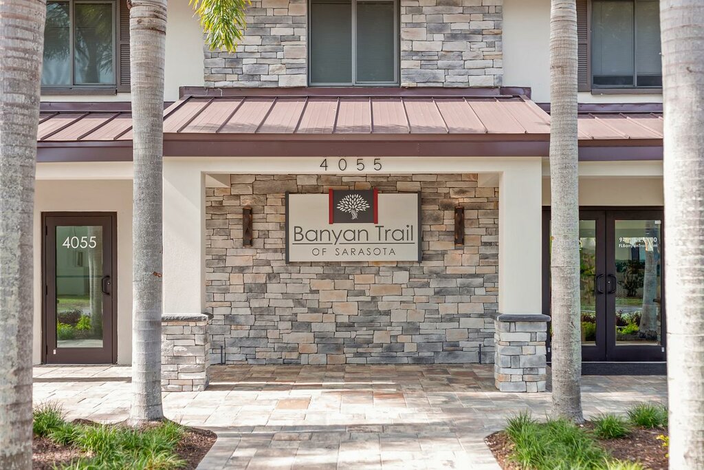Emlak ofisi Banyan Trail Apartments, Florida Eyaleti, foto