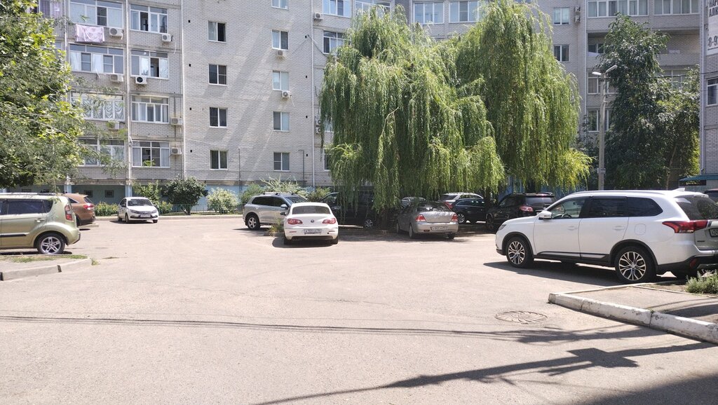Otoparklar Parking lot, Krasnodar, foto
