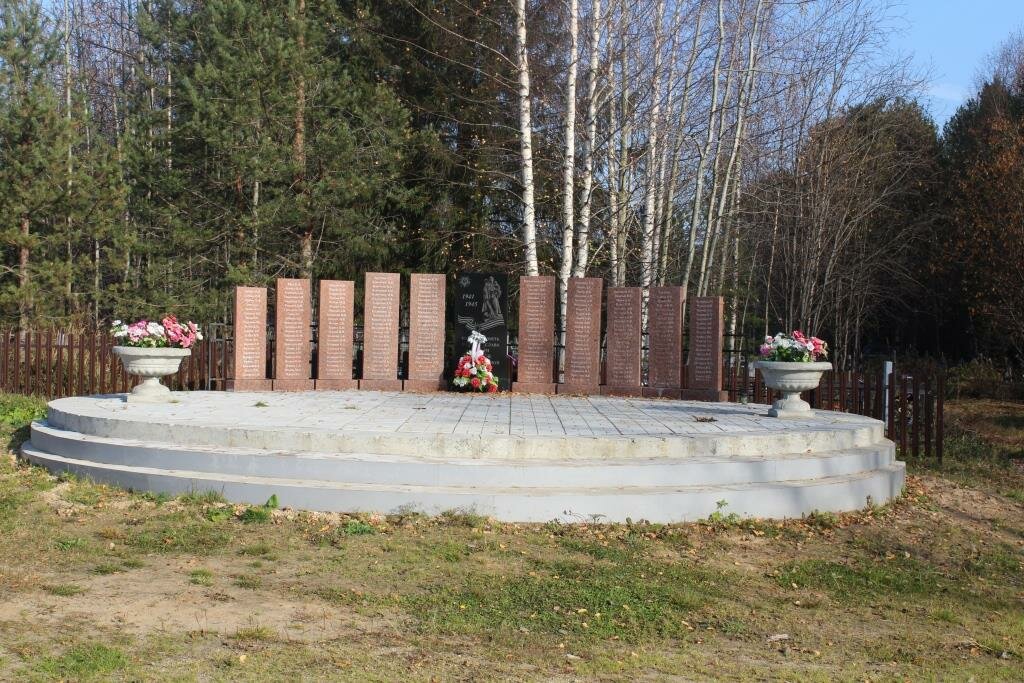 Anıt, heykel Воинам-землякам, павшим в Великой Отечественной войне, Komi, foto