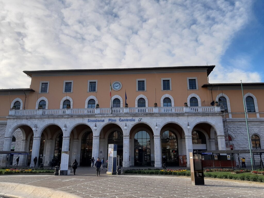 Tren istasyonu Pisa Centrale, Pisa, foto