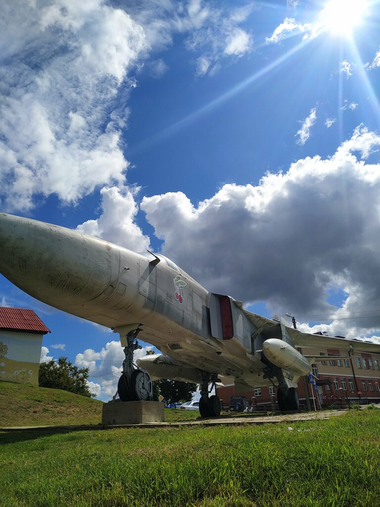 Teknoloji anıtı Самолет Су-24М, Glubokoye, foto