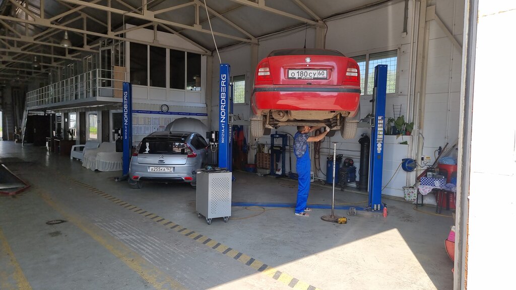 Otomobil servisi Automotive Services Center, Velikie Luky, foto